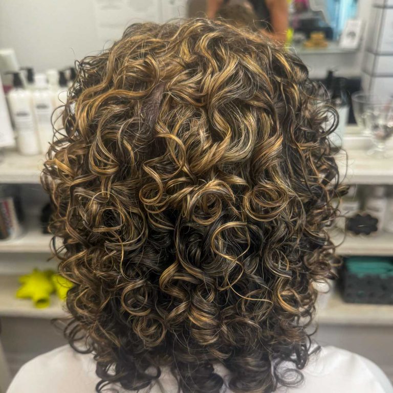 Curly Girls Studio – Canada’s only triple-certified salon