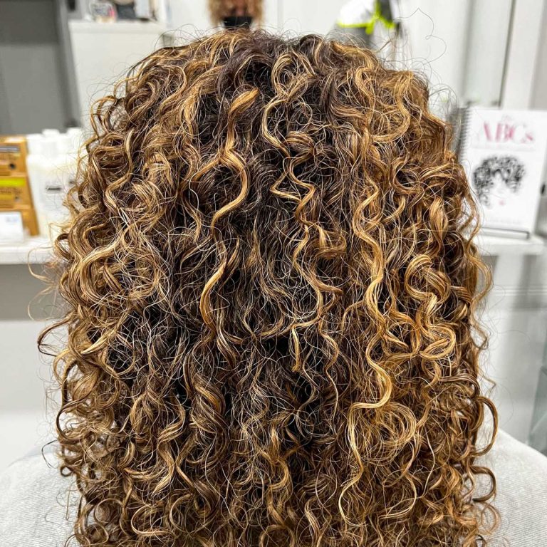 Curly Girls Studio – Canada’s only triple-certified salon